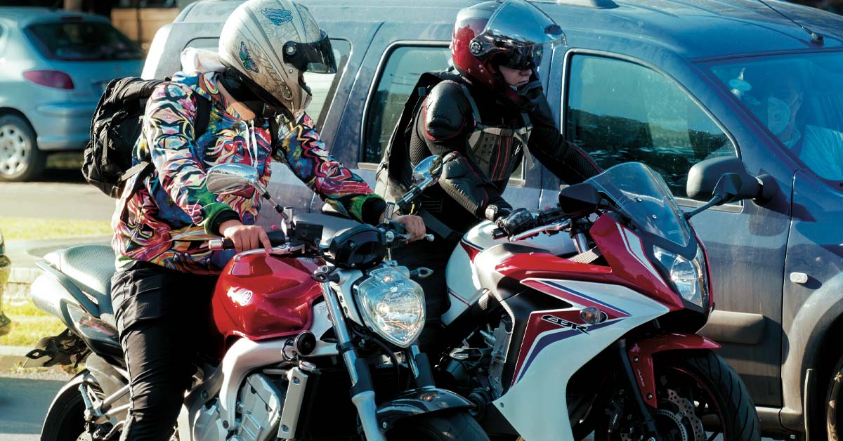 Permis moto : les règles de la circulation interfile au programme